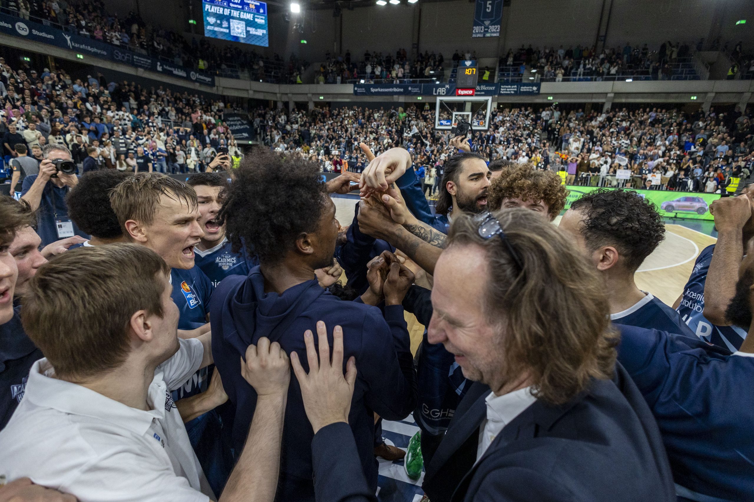 stadtwissen.eu90:86 – die MLP Academics setzen gegen die Merlins das ...